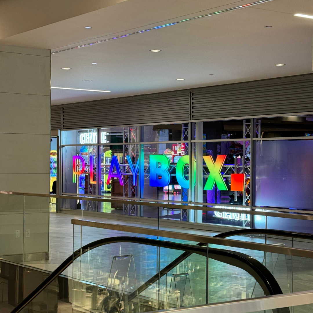 Playbox au Centre Eaton, la nouvelle attraction de Montréal - by melm